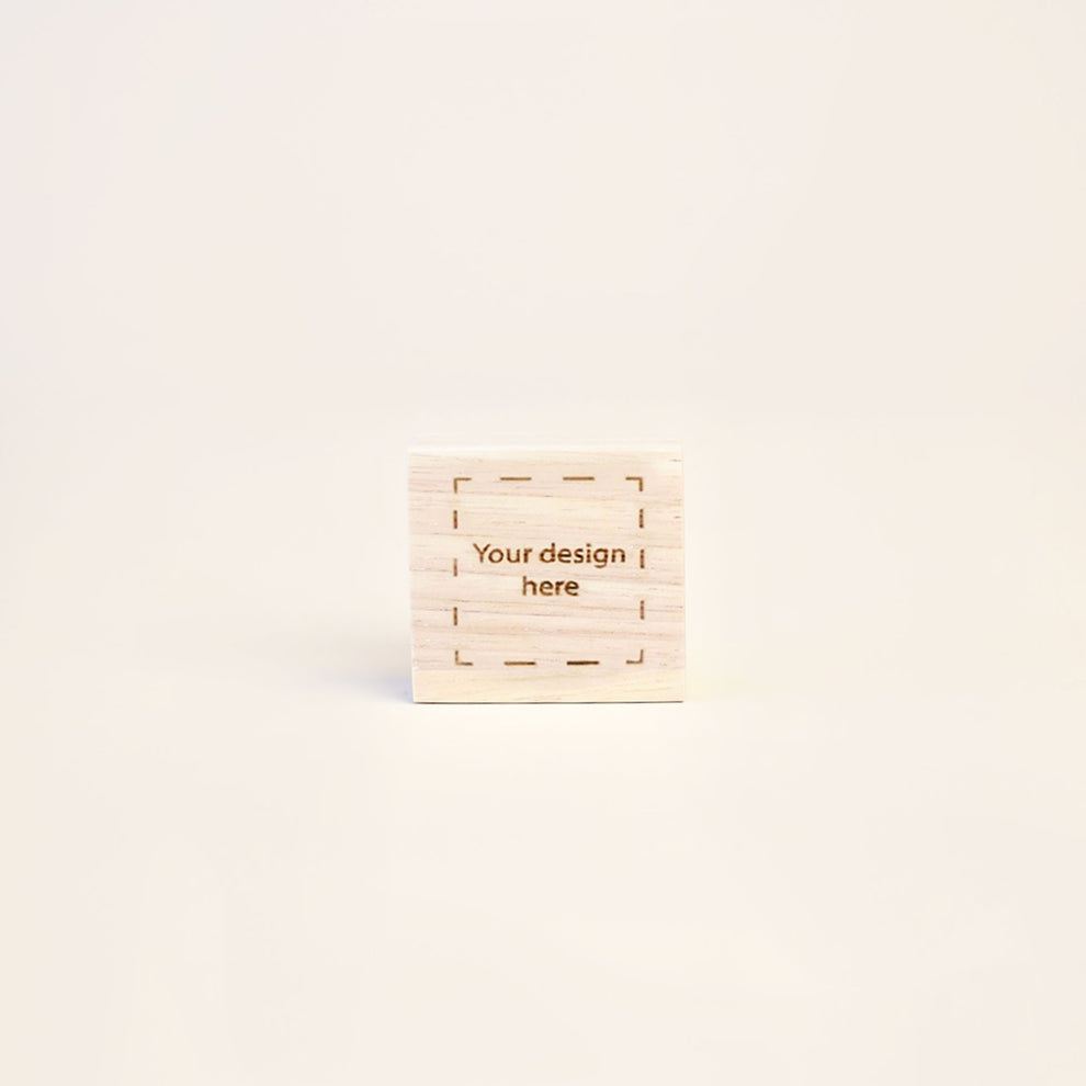 Rappel de marque en bois personnalisé avec logo - Makk Design – makkdesign